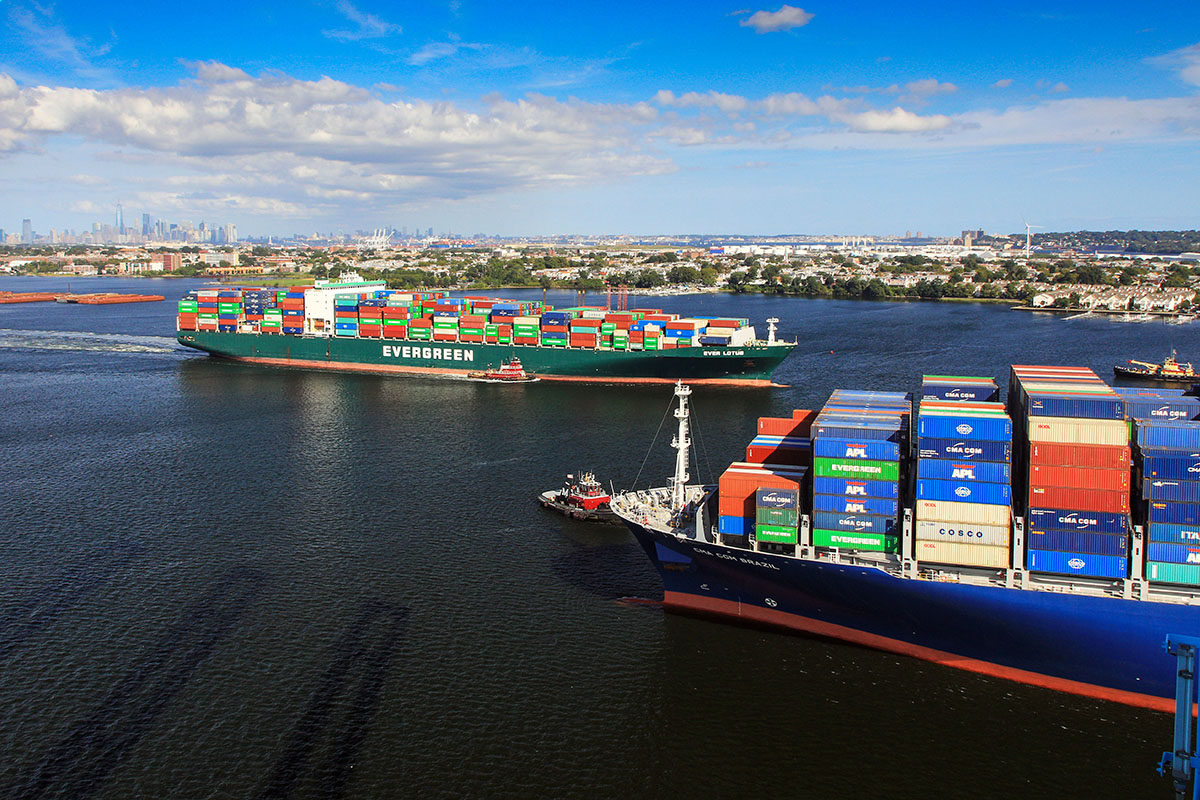 December Closes the Year with Strong Cargo Volume - Breaking Waves
