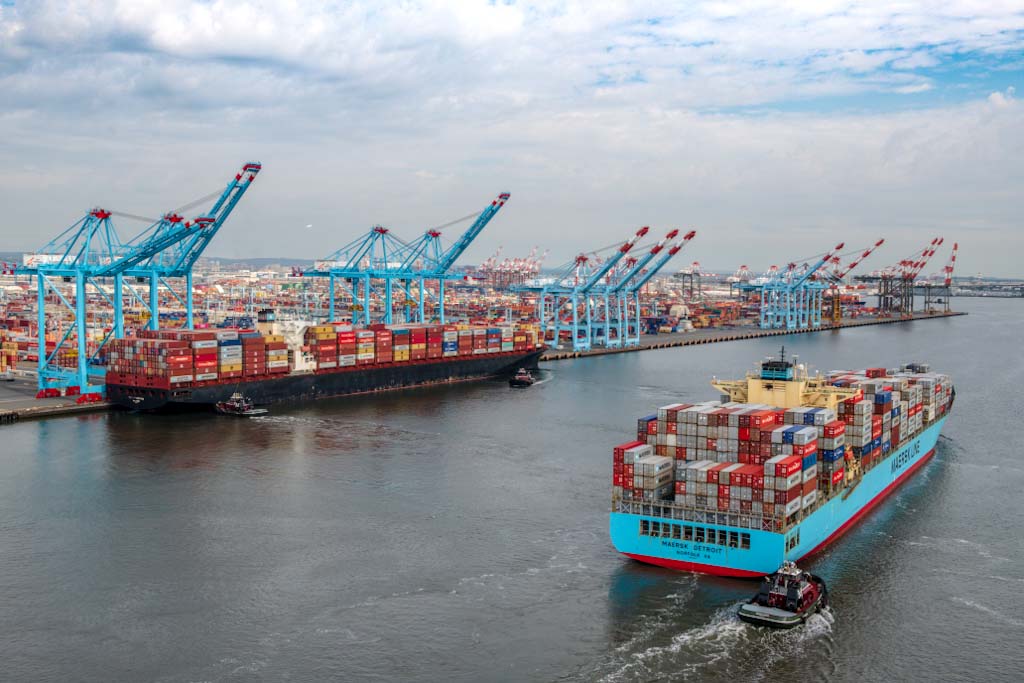 PORT AUTHORITY REACHES LANDMARK AGREEMENT WITH APM TERMINALS ON LEASE ...